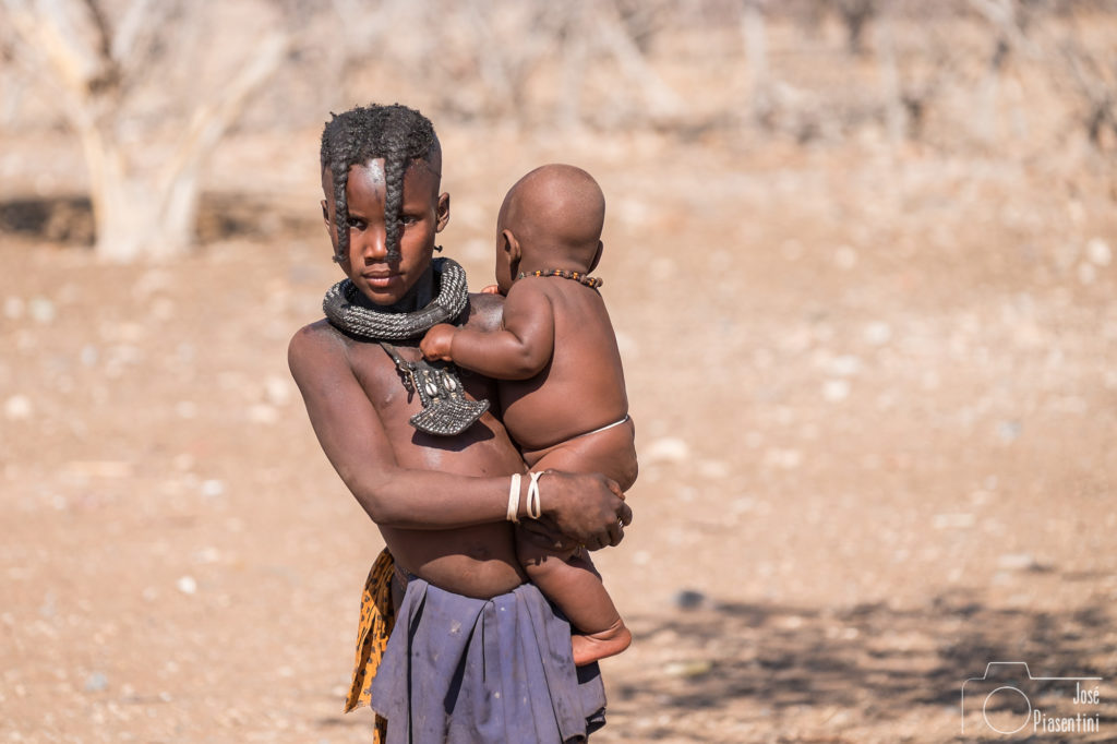 Los Himba En Namibia La Tribu Con Las Mujeres Mas Bellas De Africa